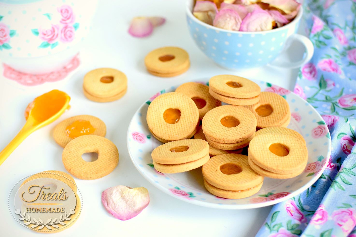 Sablés Biscuits With Jam - Treats Homemade
